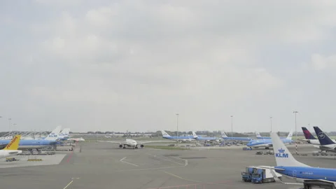 Passenger Airplanes at Gate, Boeing 787,... | Stock Video | Pond5