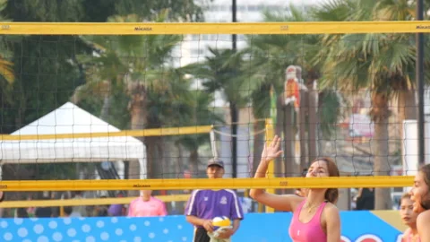 Pattaya Thailand Women Stock Videos – Royalty-Free HD & 4K Videos | Pond5