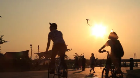 People Enjoying Sunset Stock Videos – Royalty-Free HD & 4K Videos | Pond5