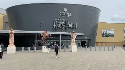 People outside the Warner Bros Studio To... | Stock Video | Pond5