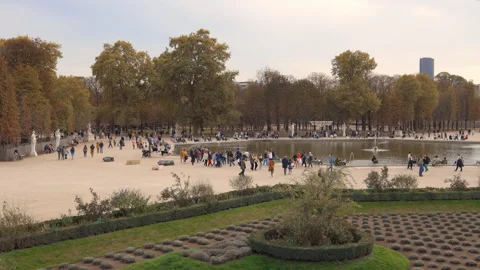 People walking around the grand octagona... | Stock Video | Pond5