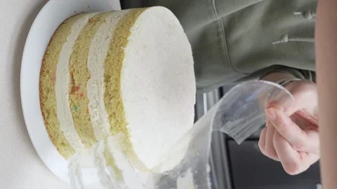 Cake Layering Stock Videos – Royalty-Free HD & 4K Videos | Pond5