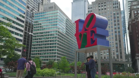 Philadelphia Love Park Couple Kiss JFK P... | Stock Video | Pond5