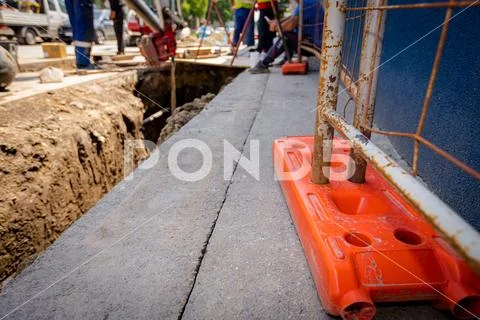 Photograph: Plastic foot stabilizer for metal wire fence at the ...