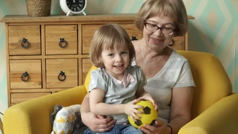 Cast Of Laugh Stock Videos – Royalty-Free HD & 4K Videos | Pond5