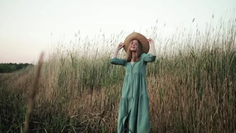 Hip Circles (Standing) Stock Videos – Royalty-Free HD & 4K Videos | Pond5