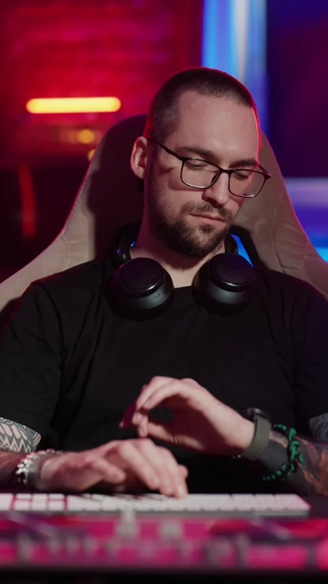 Vertical Games Video Stock Footage ~ Royalty Free Stock Videos | Pond5