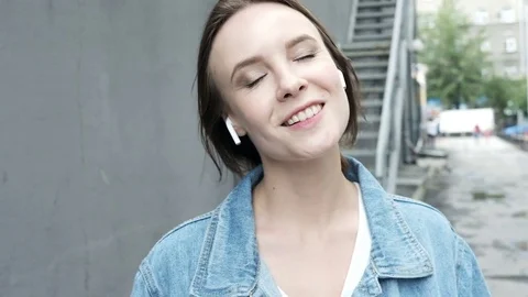 Urban Music Background Stock Videos – Royalty-Free HD & 4K Videos | Pond5