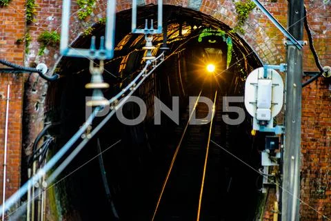 Power dong (polar temple tunnel) and Enoshima Electric Railway Stock ...