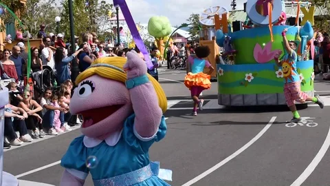 Big Birds Elmo Stock Videos – Royalty-Free HD & 4K Videos