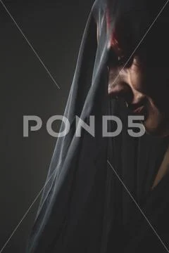 Profile of a woman in a black veil. Costume Dead bride for Halloween ...