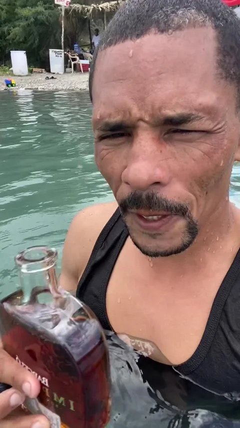 Que es el problema con el romo y el rio... | Stock Video | Pond5