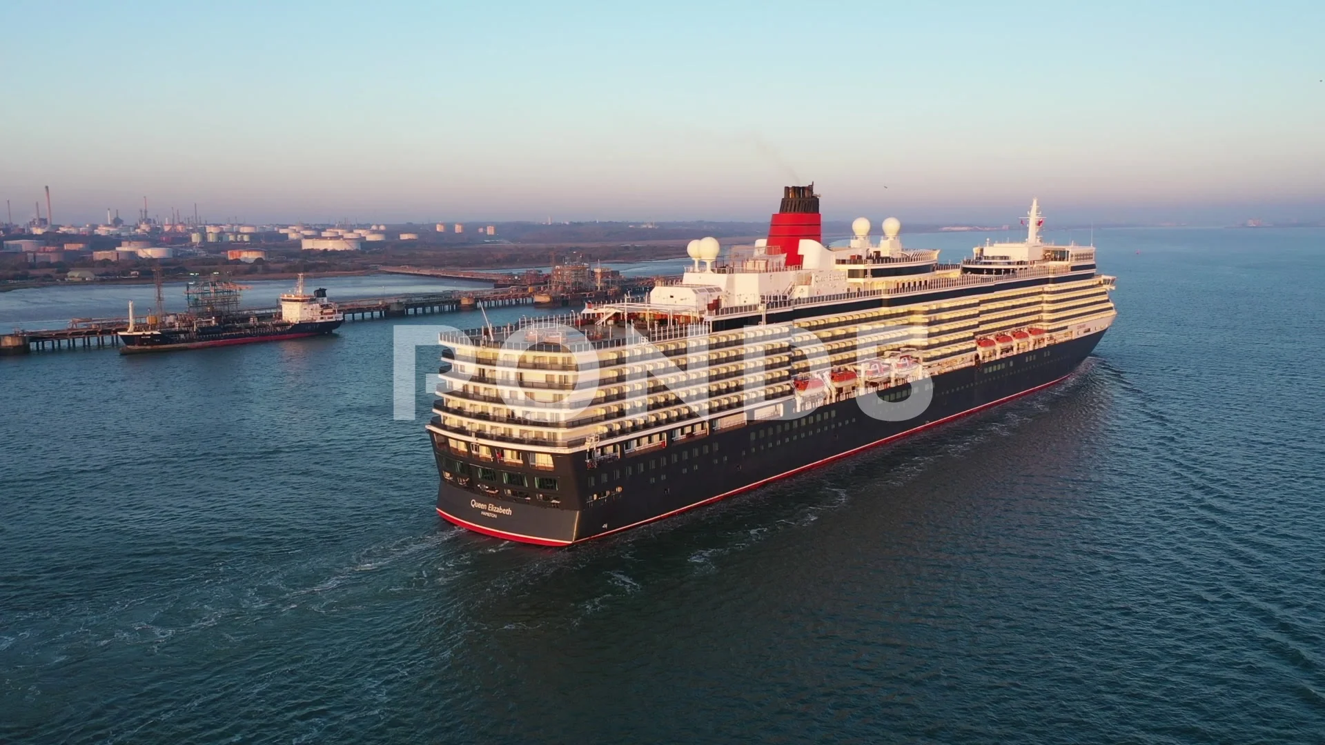 Queen Elizabeth Ship 2010