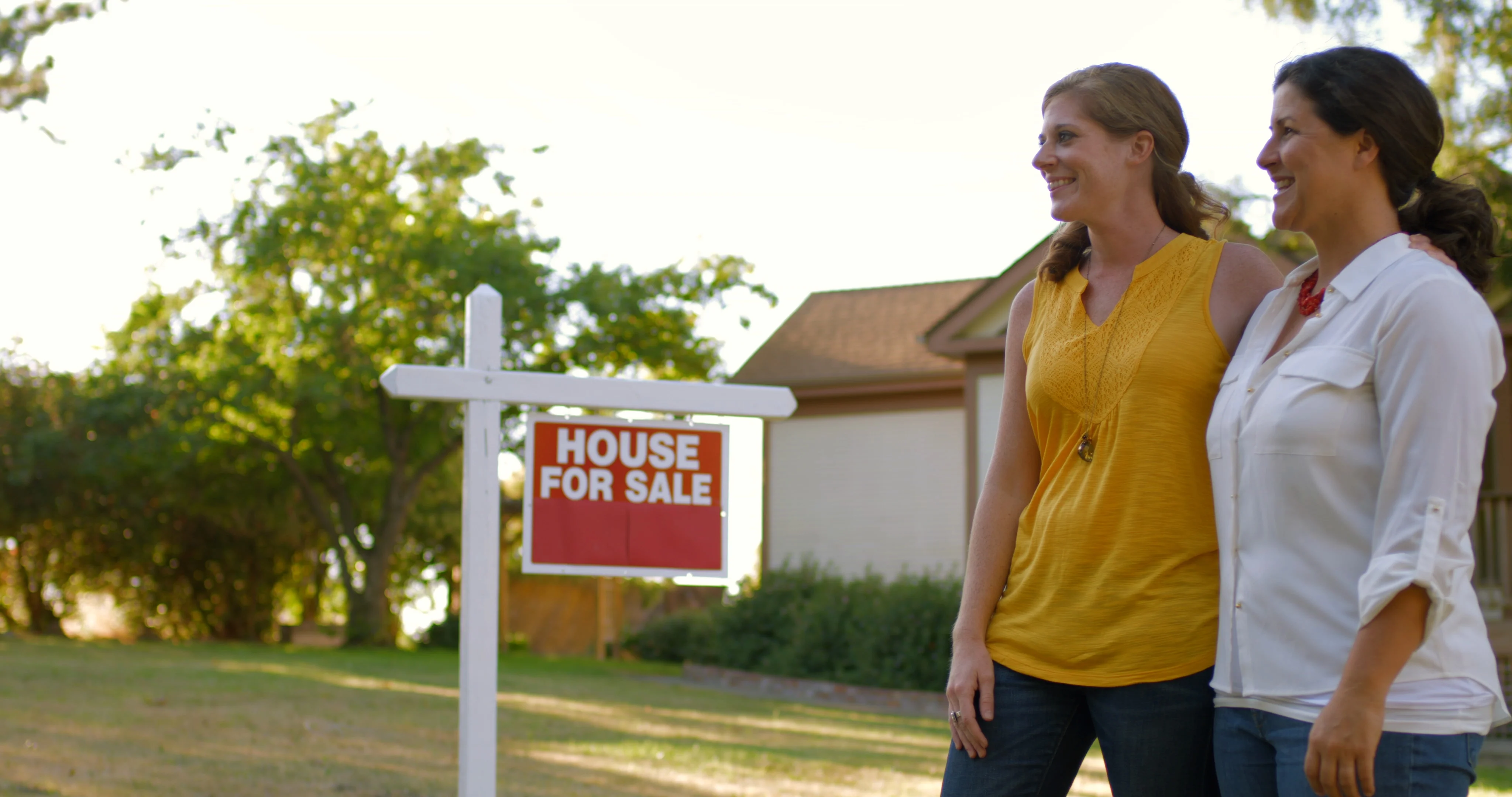 Lesbian Estate Agent