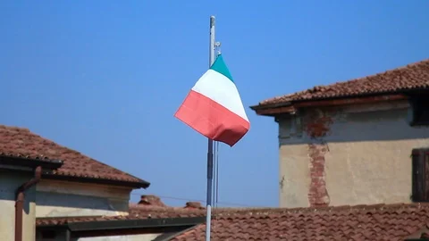 REAL TIME Italian flag | Stock Video | Pond5