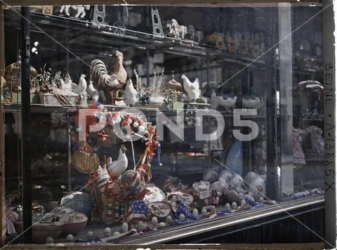RECORD DATE NOT STATED Paris (1st arr.), France The dwarf toy store ...