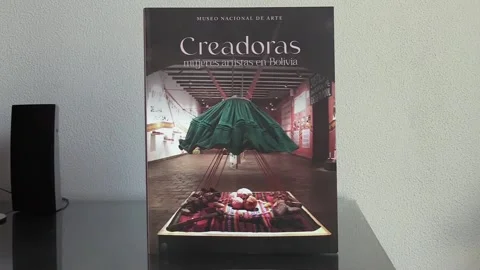 Women En Wimen Stock Videos – Royalty-Free HD & 4K Videos | Pond5