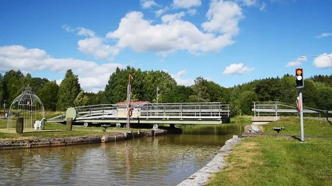 Retractable bridge opening | Stock Video | Pond5