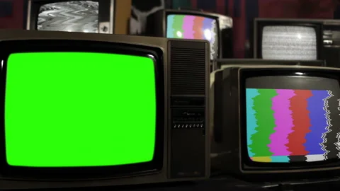 Retro TV Turning On Chroma Key Green Scr... | Stock Video | Pond5