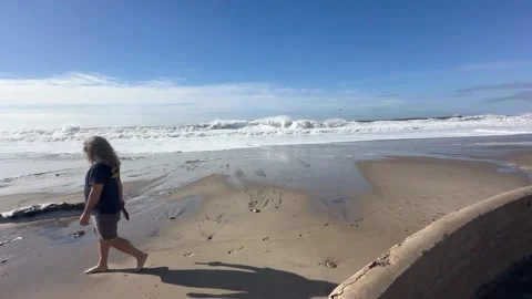 A Rogue Wave At Ventura Beach, Pierpont ... | Stock Video | Pond5