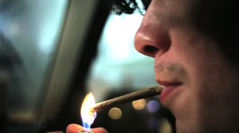 Fumar Stock Video Footage | Royalty Free Fumar Videos | Pond5