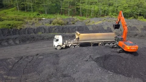 Run of mine (ROM) process at the tempora... | Stock Video | Pond5