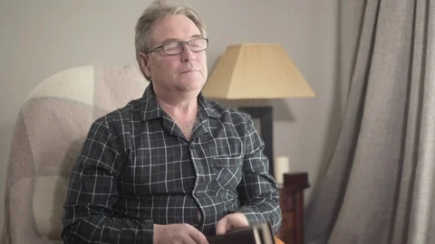 Closing Photo Stock Videos – Royalty-Free HD & 4K Videos | Pond5