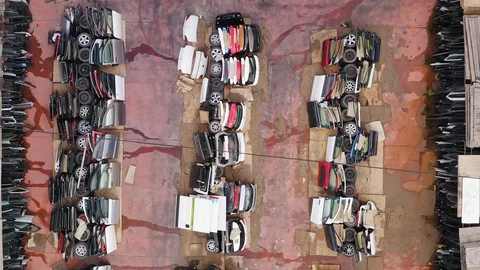 Car Lift Section Stock Videos – Royalty-Free HD & 4K Videos | Pond5