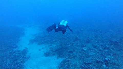 Scuba tech diver. Deep dive. 4k | Stock Video | Pond5
