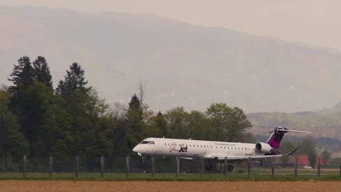 Touchdown Aircraft Stock Video Footage | Royalty Free Touchdown ...