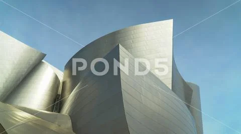 Side view of the Walt Disney Concert Hall's modern building on a sunny ...