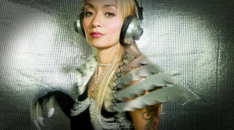 Gogo Dancer Vídeos de archivo | Gogo Dancer Vídeos | Pond5 libres de ...