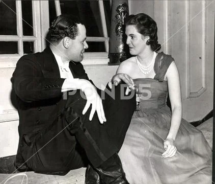 Simon Loder & Miss Sarah Walford At Debutante Dance At The Mayfair ...