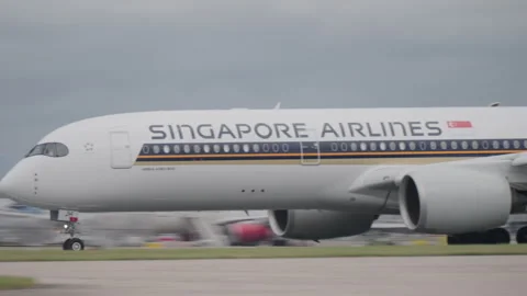 Singapore Airlines Airbus a350 after lan... | Stock Video | Pond5