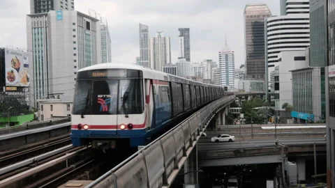 Skytrain coming into Phloen Chit BTS Sta... | Stock Video | Pond5