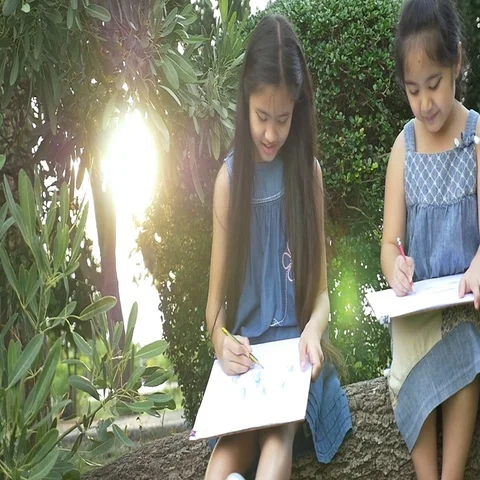 Korean Drawing Happy Stock Videos – Royalty-Free HD & 4K Videos