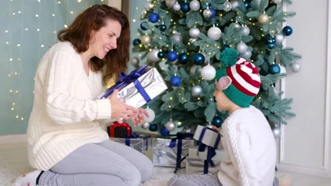 Hair Twinkle Stock Videos – Royalty-Free HD & 4K Videos | Pond5