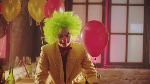 Smiling Clown Stock Videos – Royalty-Free HD & 4K Videos | Page 3