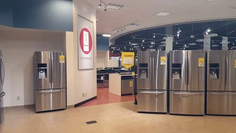 Smooth Steadicam Display of Modern Home ... | Stock Video | Pond5