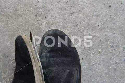 Photograph: The soles that fall out due to deteriorated adhesives ...