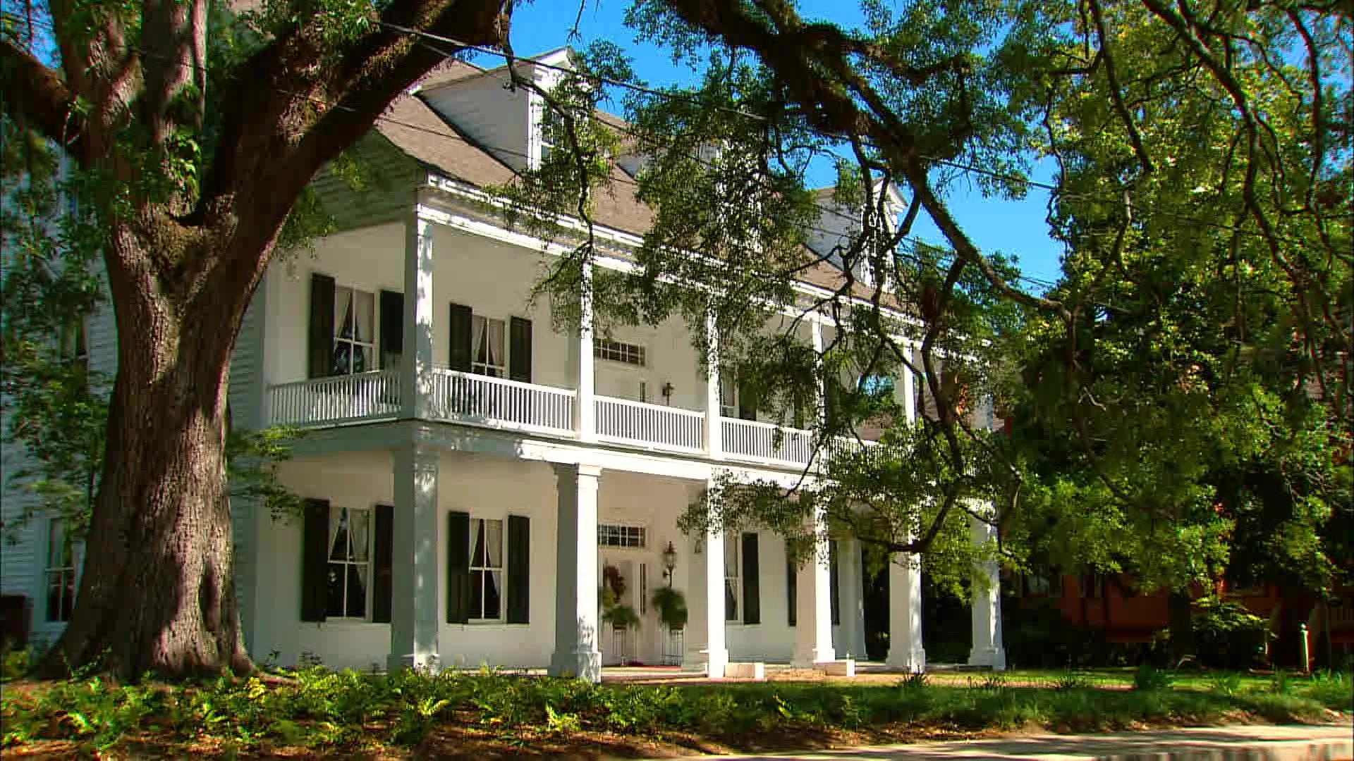 Southern Plantation Wallpaper
