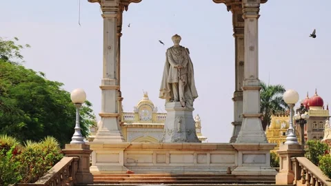 Rotary Statue Stock Videos – Royalty-Free HD & 4K Videos | Pond5