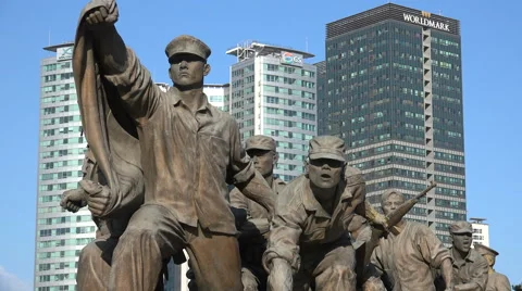 Statues of heroic soldiers, contrast mod... | Stock Video | Pond5