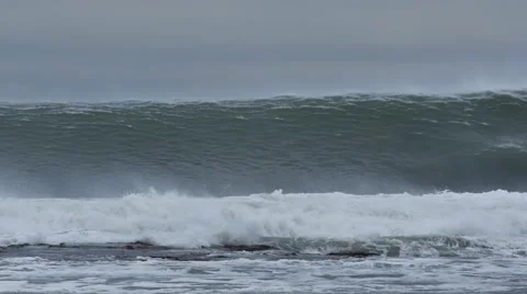 Creating Waves Stock Videos – Royalty-Free HD & 4K Videos