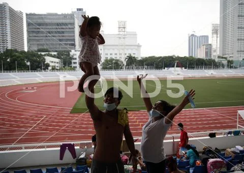 Stranded Filipino workers increasing in Philippines, Manila - 29 Jul ...