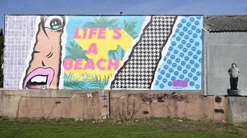 Retro Beach Artwork Stock Videos – Royalty-Free HD & 4K Videos | Pond5