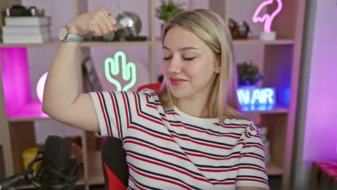 Herbiceps Videos Stock Videos – Royalty-Free HD & 4K Videos | Pond5