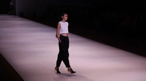 Fashion Catwalk Runway Stock Videos – Royalty-Free HD & 4K Videos | Pond5