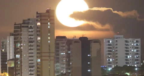 Super Moon - Real Scene Big Moon rising ... | Stock Video | Pond5