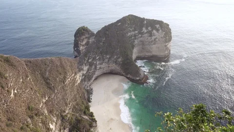 T-Rex Bay Nusa Penida at Kelingking Beac... | Stock Video | Pond5